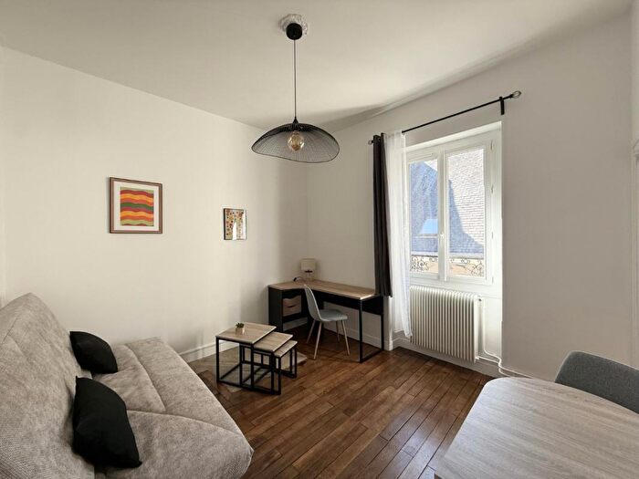 Appartement 1 pièce à Orléans, Bannier, République, à louer