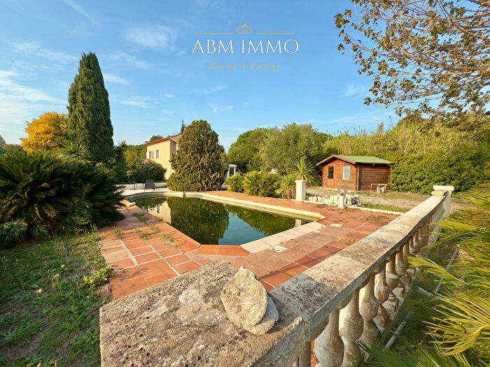 Maison à vendre - Fréjus, Villeneuve - 9 pièces - 4 chambres