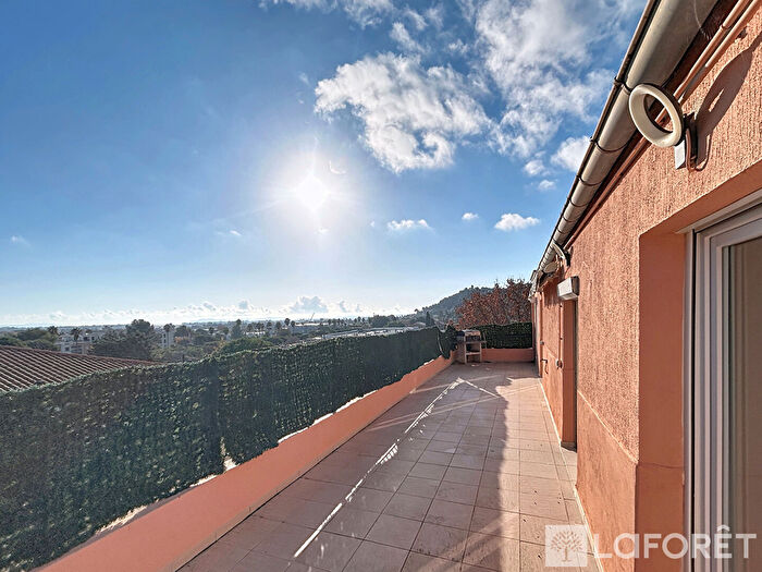 Appartement à vendre - Hyères, Gare, Godillot - 4 pièces - 3 chambres