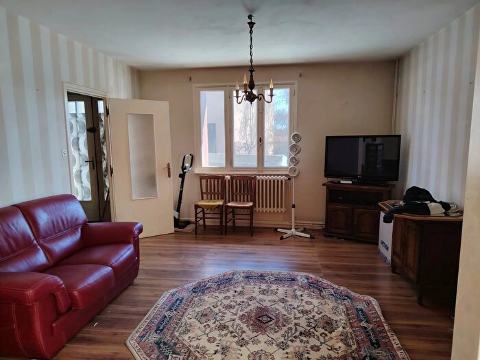 Maison à vendre - Le Breuil-sur-Couze - 5 pièces - 3 chambres