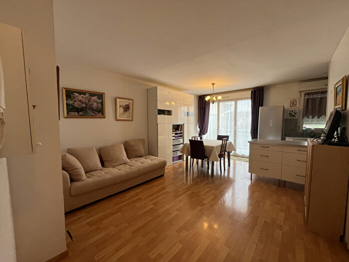 Appartement à louer - Savigny-sur-Orge, Cherchefeuilles - 2 pièces - 1 chambre