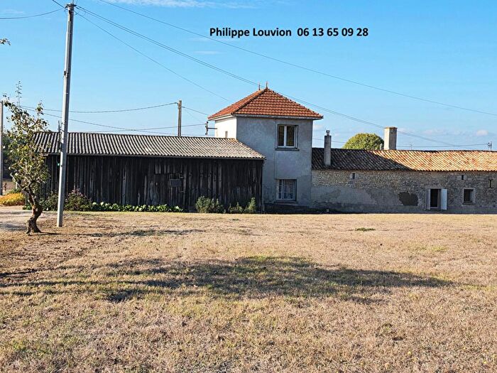 Maison 14 pièces à Saint-Sernin, à vendre