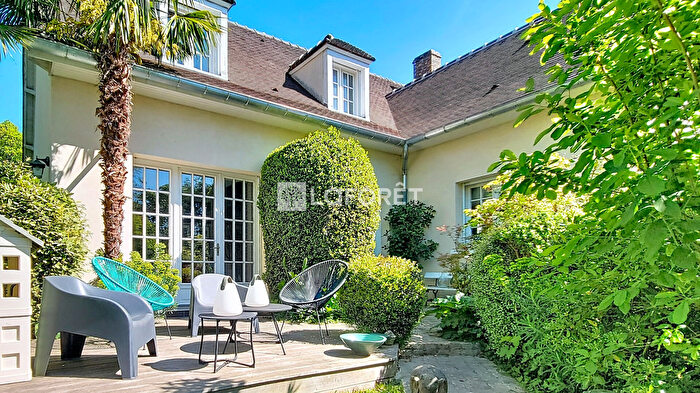 Maison 9 pièces à Andilly, à vendre