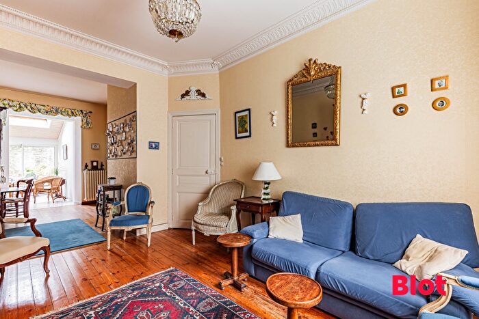Maison 7 pièces à vendre - Nantes, Saint-Clément, Jardin des plantes, Caserne Lamoricière