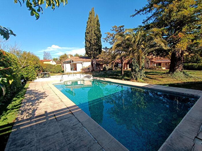 Maison à vendre - Draguignan, Centre-ville historique - 6 pièces - 5 chambres