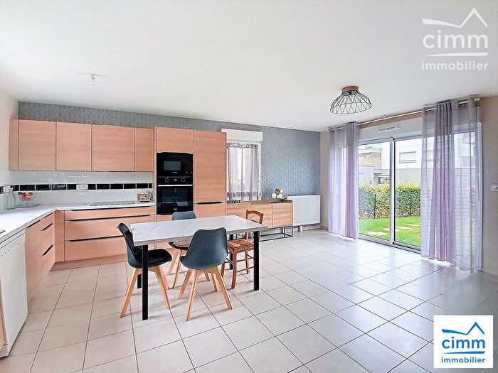 Maison à vendre - Noyal-Châtillon-sur-Seiche - 5 pièces - 4 chambres