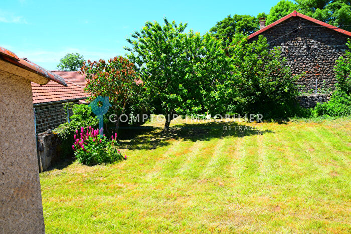 Maison à vendre - Coucouron - 6 pièces - 4 chambres