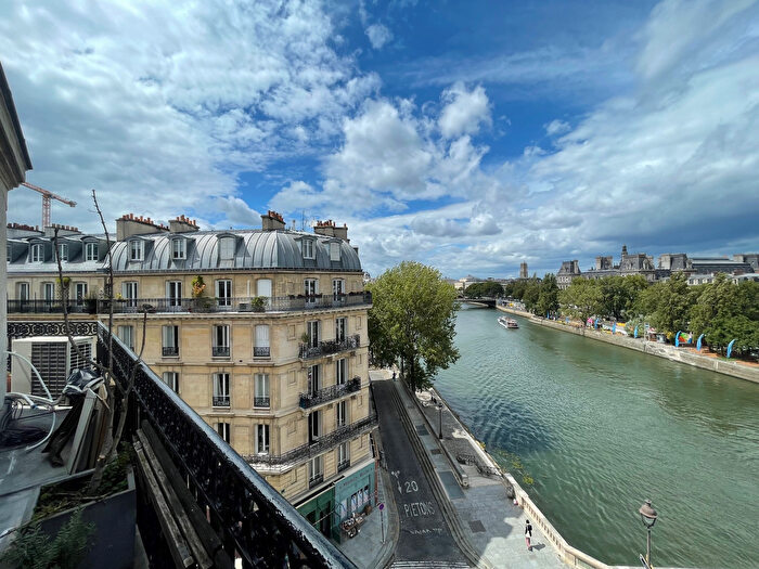Paris 4ème, Les Iles : Appartement 5 pièces à louer