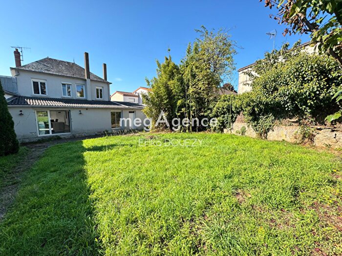 Maison à vendre - Maulévrier - 8 pièces - 5 chambres