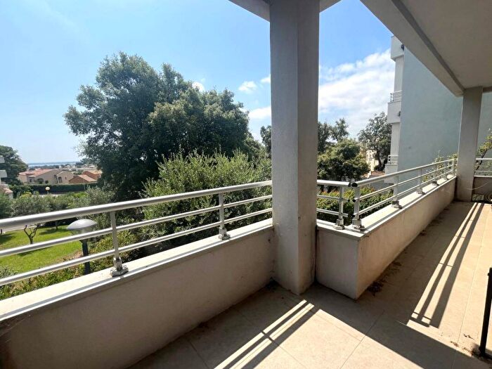 Ouest, Biguglia : Appartement 2 pièces à louer