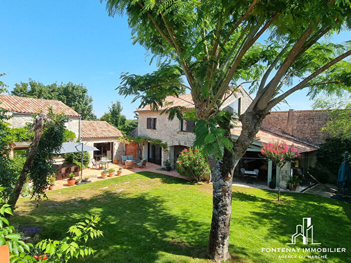 Fontenay-le-Comte, Saint-Médard des Près, Boisse : Maison 8 pièces à vendre