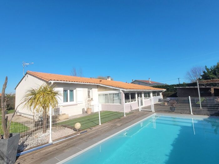 Maison à vendre - Lamarque - 5 pièces - 3 chambres