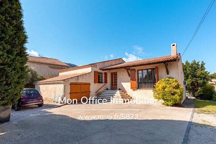 Maison à vendre - La Penne-sur-Huveaune - 6 pièces - 5 chambres