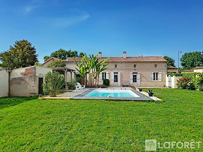 Maison à vendre - Saint-Yzan-de-Soudiac - 6 pièces - 3 chambres