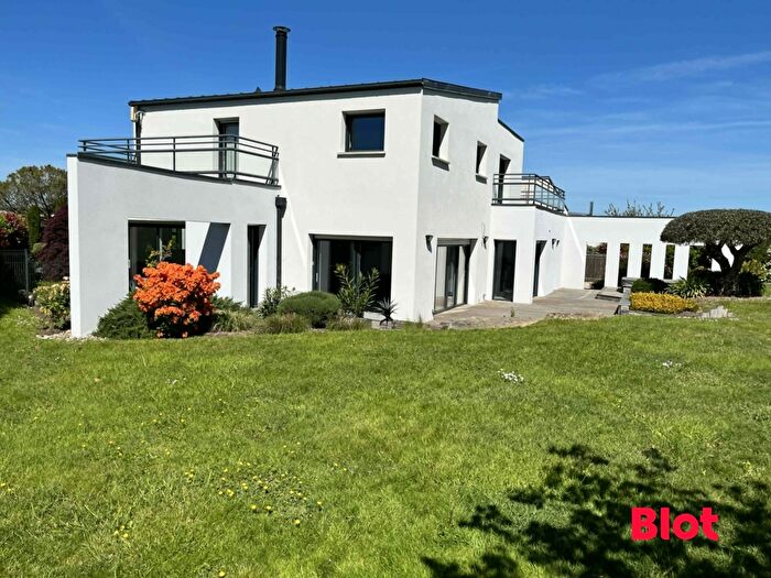 Maison 8 pièces à vendre à La Mézière