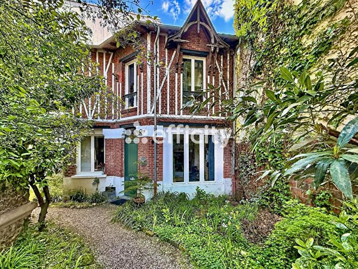 Maison 4 pièces à vendre à Issy-les-Moulineaux, Les Iles, La Ferme