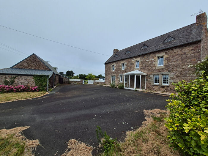 Yvias : Maison 5 pièces à vendre
