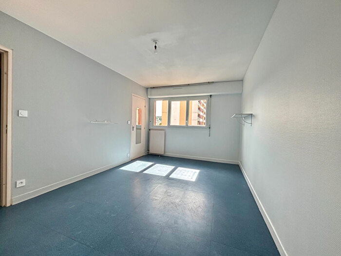 Appartement à louer - Évreux, Saint-Léger - 1 pièce
