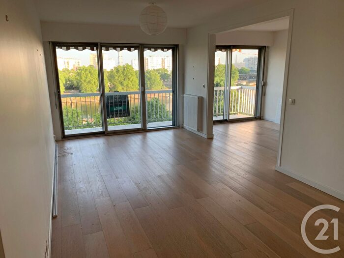 Asnières-sur-Seine, Gresillons, Voltaire : Appartement 4 pièces à louer