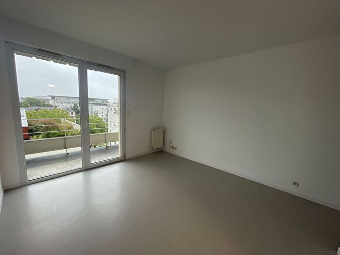 Appartement à louer - Quartiers Ouest, Bourg lEvesque - 1 pièce