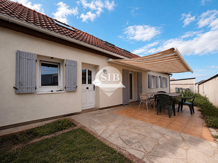 La Ville-du-Bois : Maison 2 pièces à vendre
