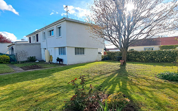 Maison à vendre - Beaumont-sur-Oise - 2 pièces - 1 chambre