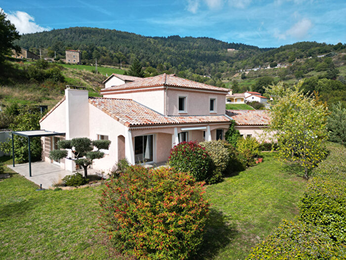 Maison à vendre - Bourg-Argental - 6 pièces - 4 chambres