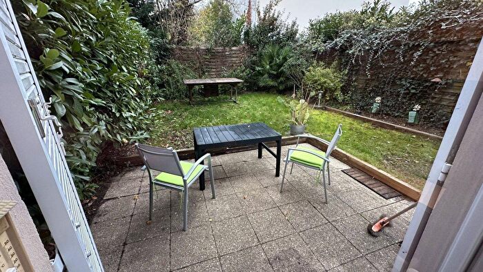 Appartement à louer - Chatou - 2 pièces - 1 chambre