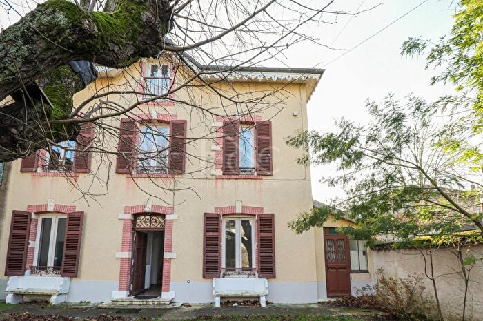 Maison à vendre - Francheville, Francheville Le Haut, Les Cailloux, Le Bochu - 10 pièces - 9 chambres
