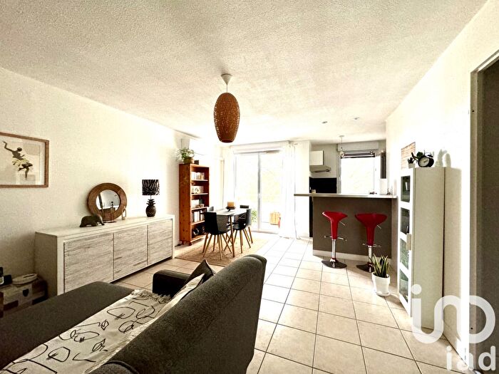 Maisons à vendre et appartements à louer - 1