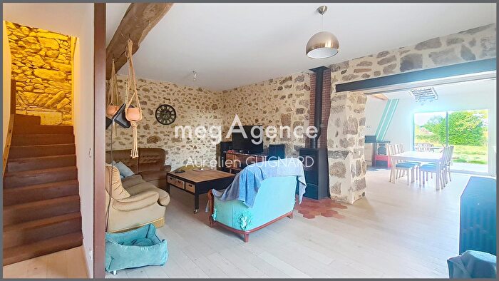 Maison 10 pièces à Bressuire, Breuil-Chaussée, à vendre