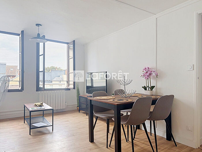 Elbeuf, Blin et Blin : Appartement 2 pièces à louer