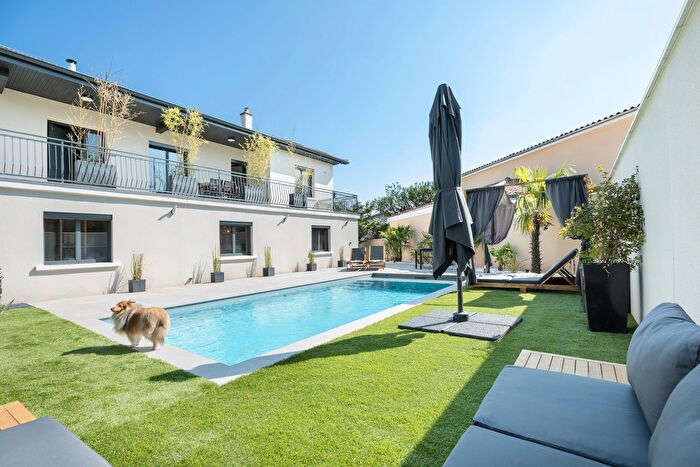 Maison 7 pièces à vendre à Saint-Genis-les-Ollières
