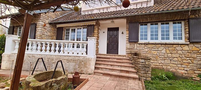 Maison à vendre - Lagarde - 6 pièces - 3 chambres