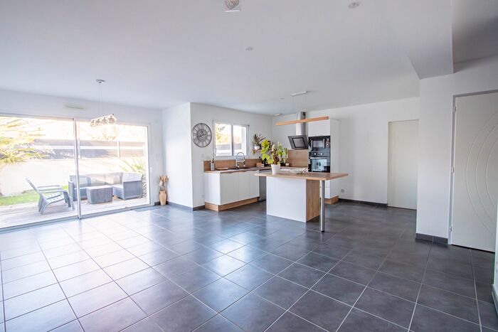 Maison à vendre - Mûrs-Erigné - 5 pièces - 3 chambres