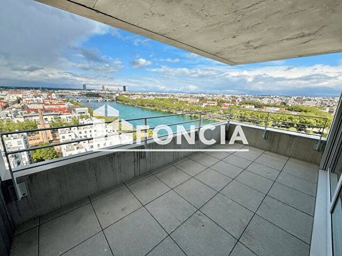 Appartement à louer - Perrache, Lyon ème arrondissement - 3 pièces - 2 chambres