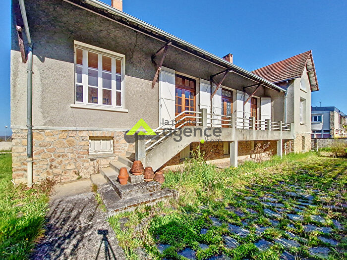 Maison à vendre - Bonnat - 10 pièces - 8 chambres