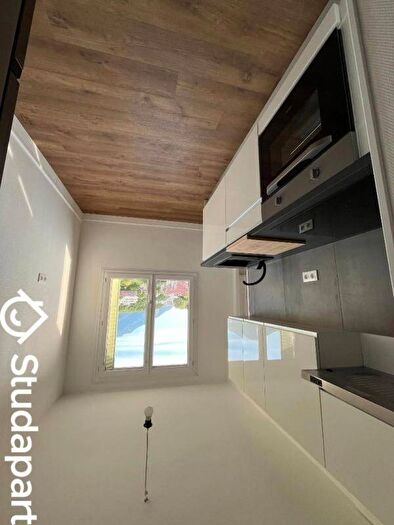 Appartement à louer - Allies-Clos dOr, Grenoble - 4 pièces - 3 chambres