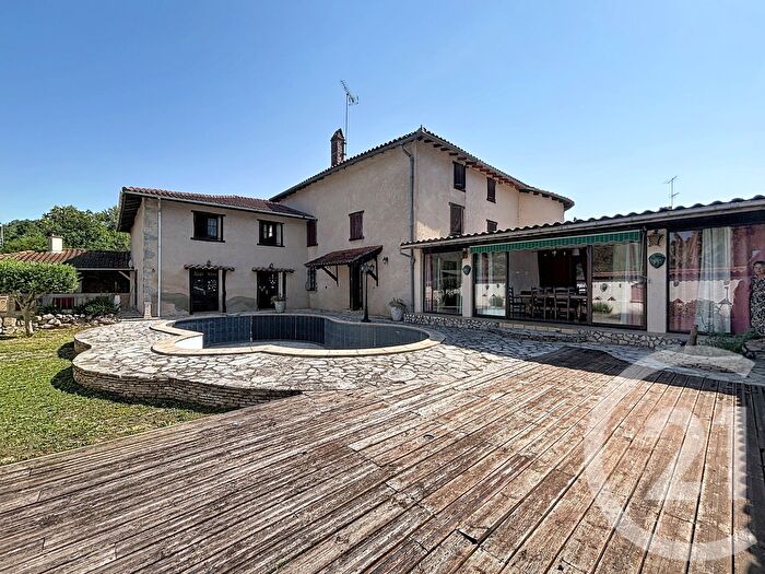 Maison 10 pièces à Prat-Bonrepaux, à vendre