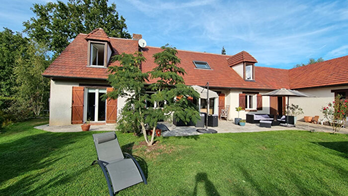 Maison 8 pièces à Magny-les-Hameaux, à vendre
