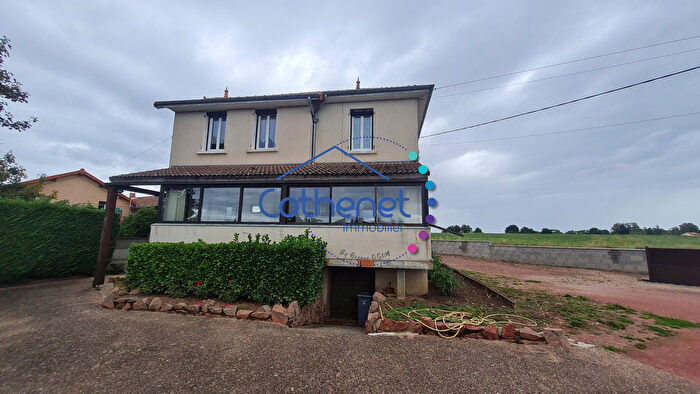 Maison à vendre - Saint-Hilaire-sous-Charlieu - 4 pièces - 3 chambres