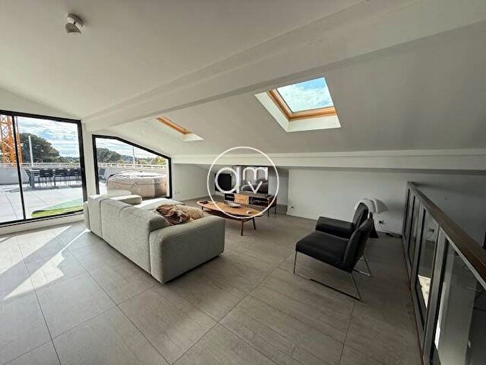 Appartement à louer - Toulon - 4 pièces - 3 chambres