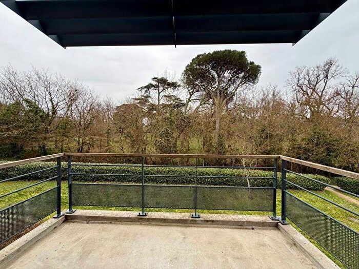 Appartement à louer - Saint-Geniès-Bellevue - 3 pièces - 2 chambres