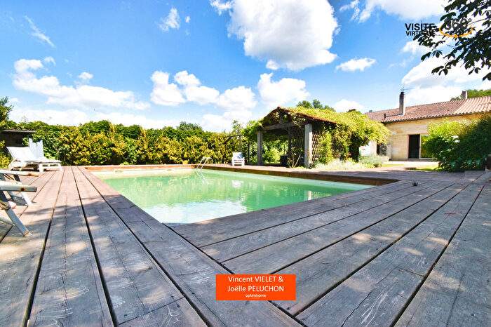 Maison à vendre - Ambarès-et-Lagrave, Centre-ville, Lagrave, Les Erables, Chêne Vert - 8 pièces - 4 chambres