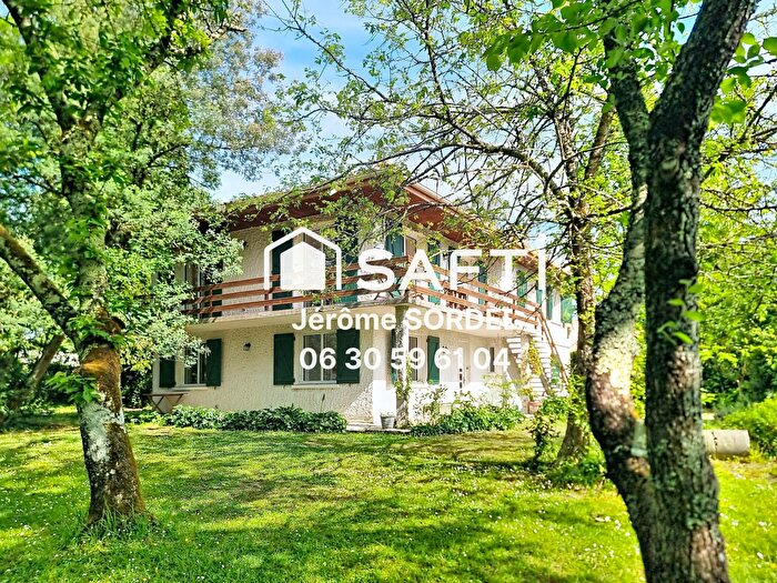 Maison à vendre - Le Taillan-Médoc - 7 pièces - 5 chambres