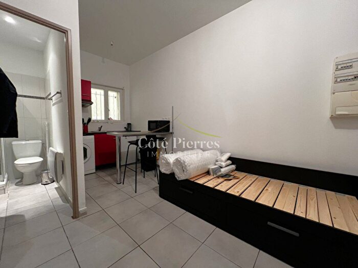 Appartement 1 pièce à louer à Jardins de la Fontaine, Nîmes