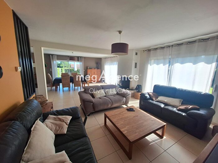 Maison à vendre - Illeville-sur-Montfort - 6 pièces - 5 chambres