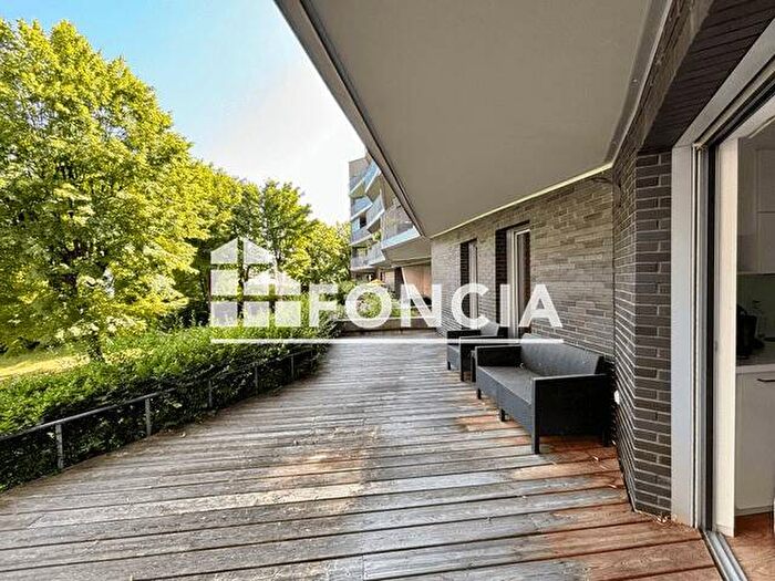 Appartement à louer - Bergougnan, Clermont-Ferrand - 3 pièces - 2 chambres