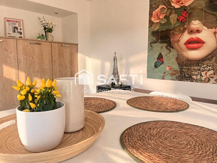 Maison 5 pièces à Saint-Sulpice-la-Pointe, à vendre