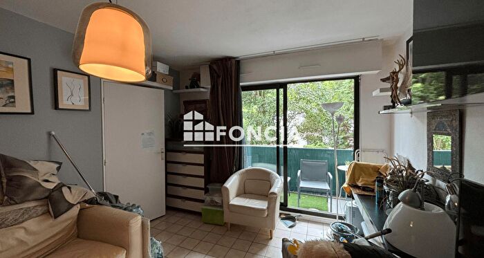 Maisons à vendre et appartements à louer - 1